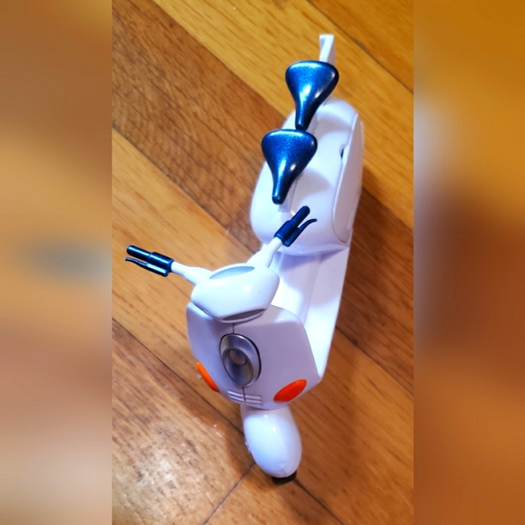 MGA Entertainment | Toys | Lil Bratz White Vespa Doll Scooter Moto Bike Vintage 202 Mga ...